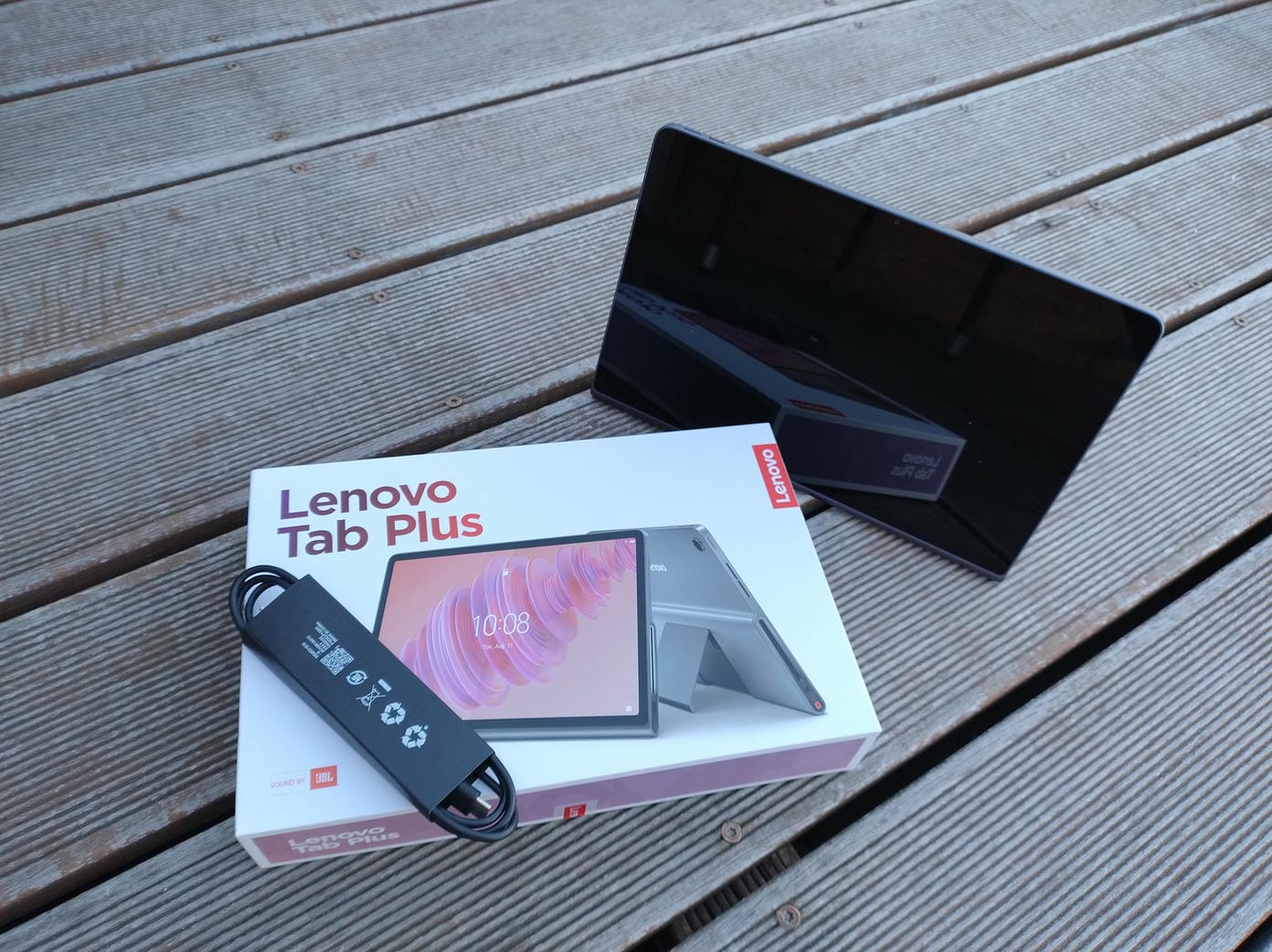 Lenovo Tab Plus: tablet pro studium, práci i zábavu. Kde exceluje a kde ...